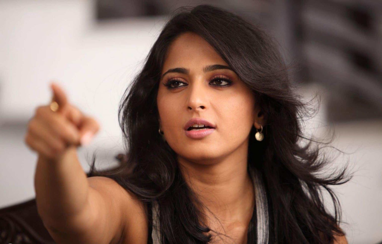 [70+] Anushka Photos, Images, Pics & Wallpaper (HD) - PhotosFile