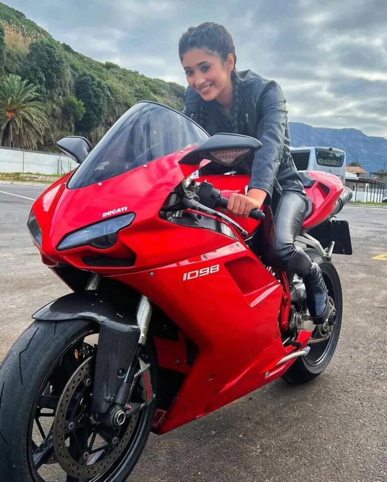 [80+] Shivangi Joshi Pic, Photos and Images Download (HD)