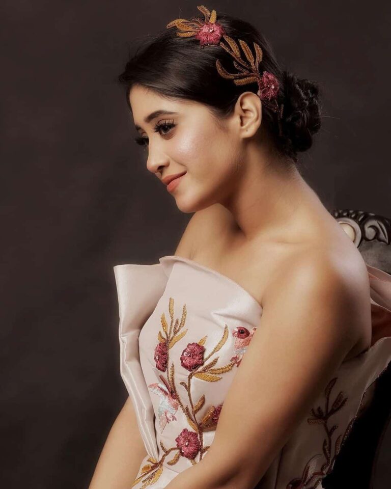 [80+] Shivangi Joshi Pic, Photos and Images Download (HD)