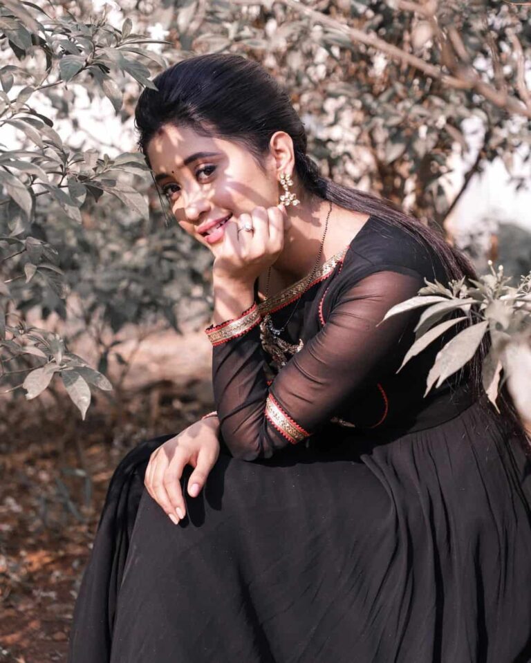 [80+] Shivangi Joshi Pic, Photos and Images Download (HD)