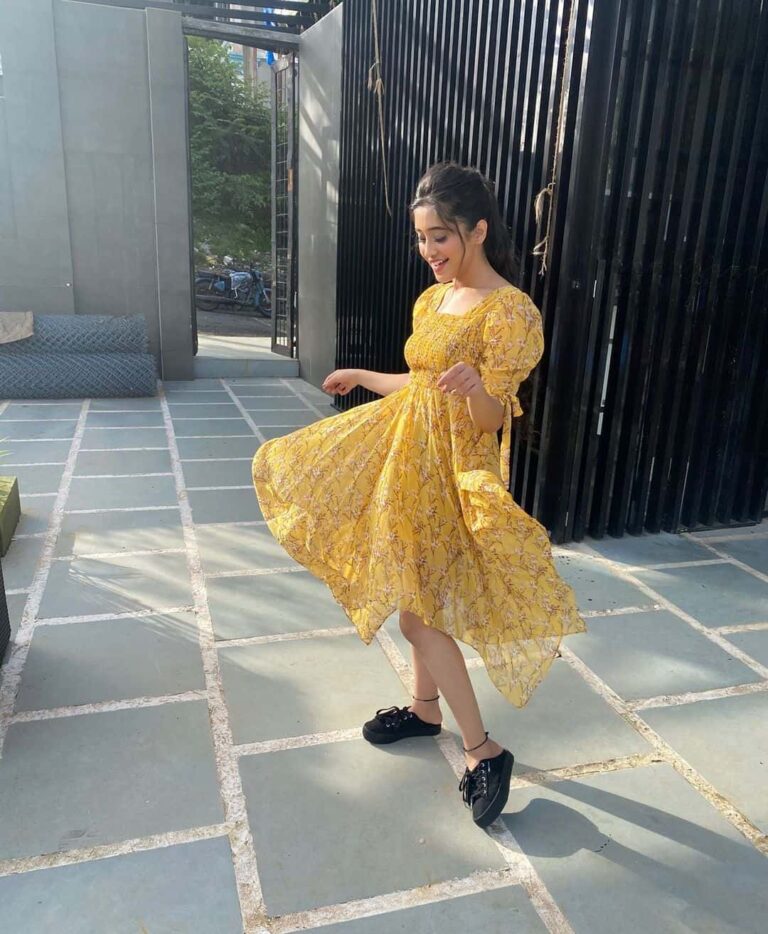 [80+] Shivangi Joshi Pic, Photos and Images Download (HD)