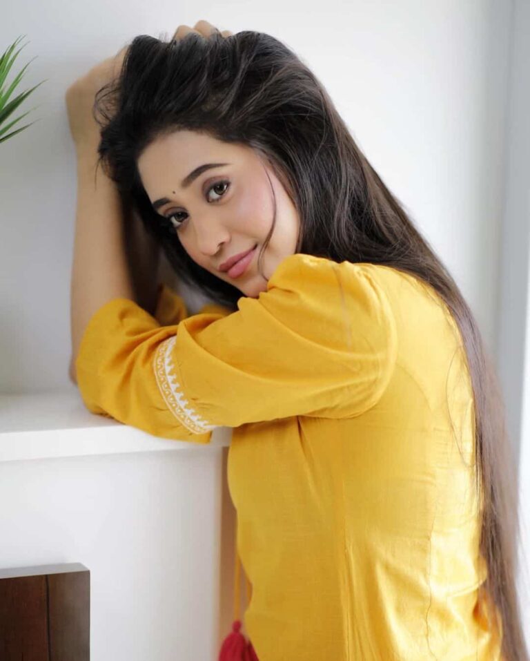 [80+] Shivangi Joshi Pic, Photos and Images Download (HD)