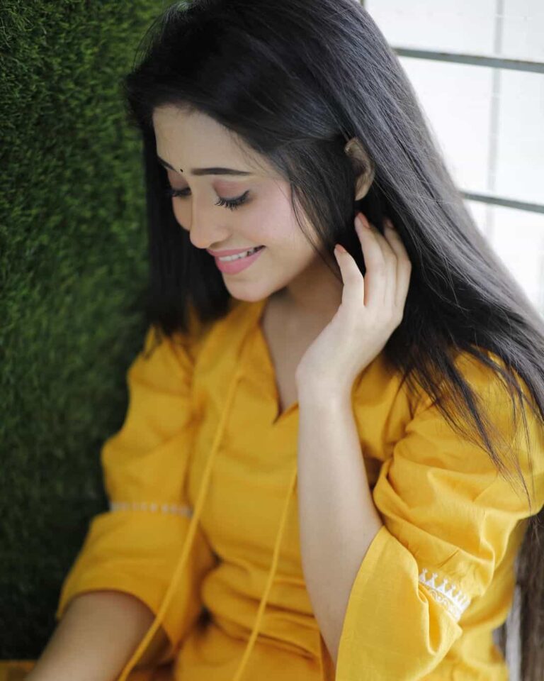 [80+] Shivangi Joshi Pic, Photos and Images Download (HD)