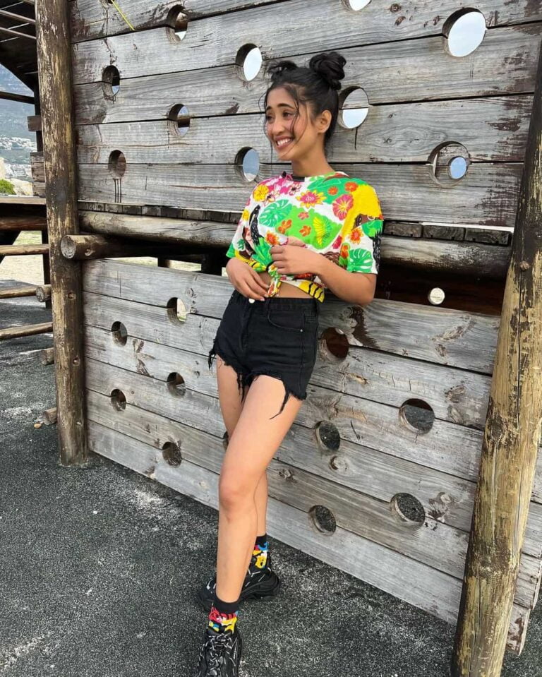 [80+] Shivangi Joshi Pic, Photos and Images Download (HD)