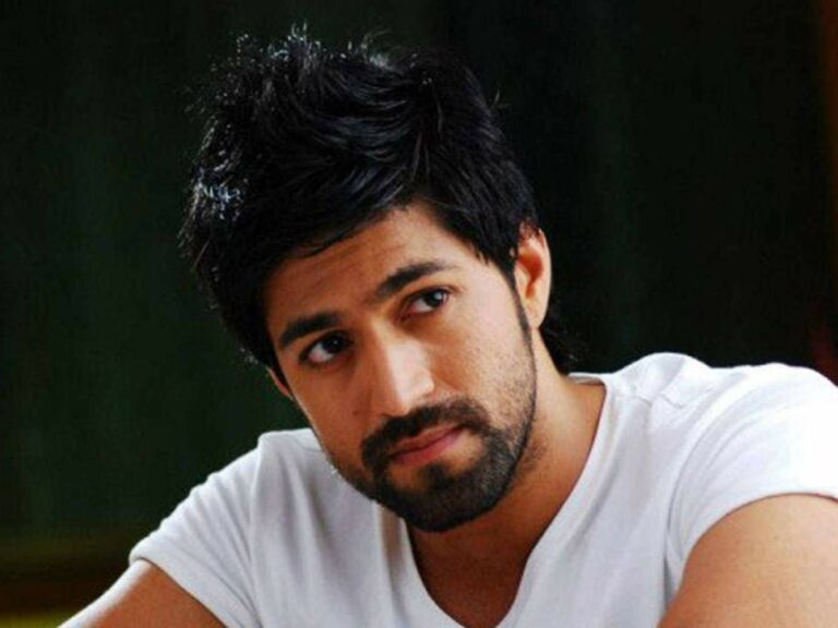 [50+] Yash Photos, Images, Pics & Wallpaper (HD) - PhotosFile