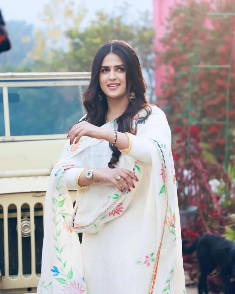 [60+] Pranjal Dahiya Photo, Images, Pics & Wallpaper (HD)