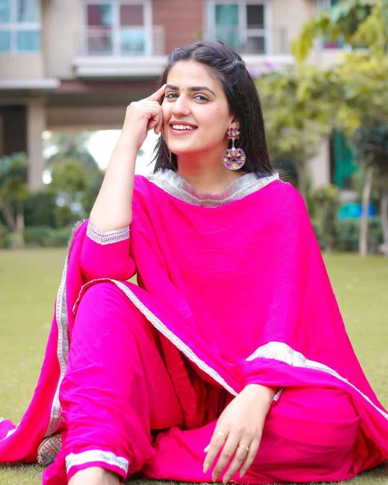 [60+] Pranjal Dahiya Photo, Images, Pics & Wallpaper (HD)