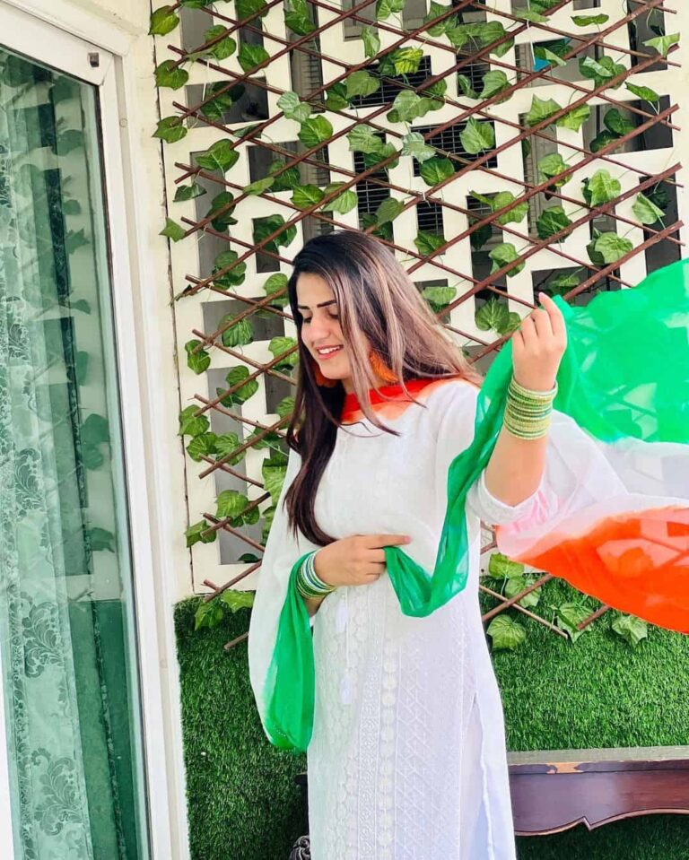 [60+] Pranjal Dahiya Photo, Images, Pics & Wallpaper (HD)