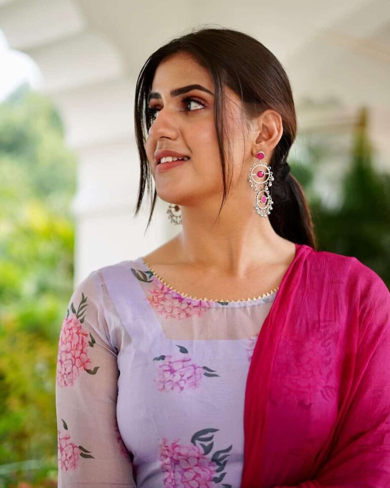 [60+] Pranjal Dahiya Photo, Images, Pics & Wallpaper (HD)