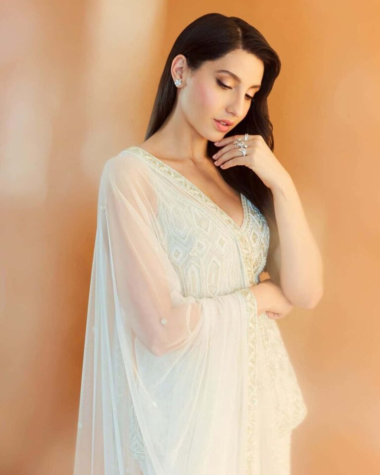 [100+] Nora Fatehi Photo, Images, Pics & Wallpaper (HD)